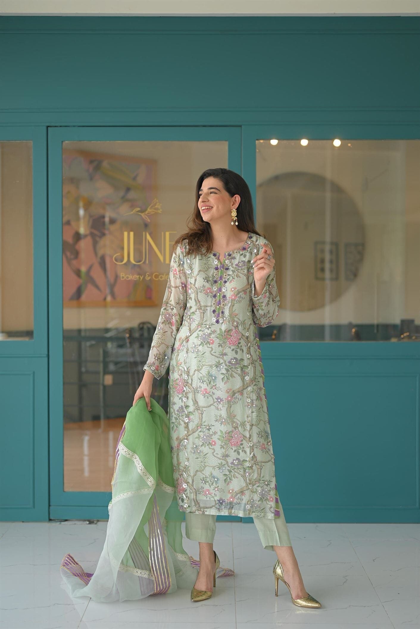 Botanical Mist – Hues Atelier